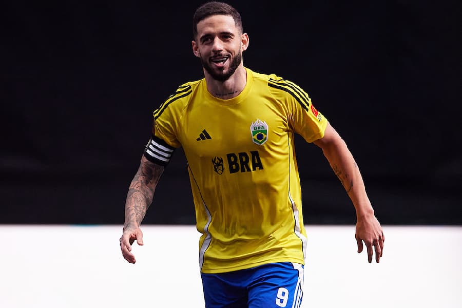 Brasil dá show com Kelvin Oliveira e se classifica à final da Kings League
